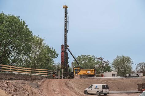 354 Betonpfähle bilden stabiles Fundament - qm Magazin